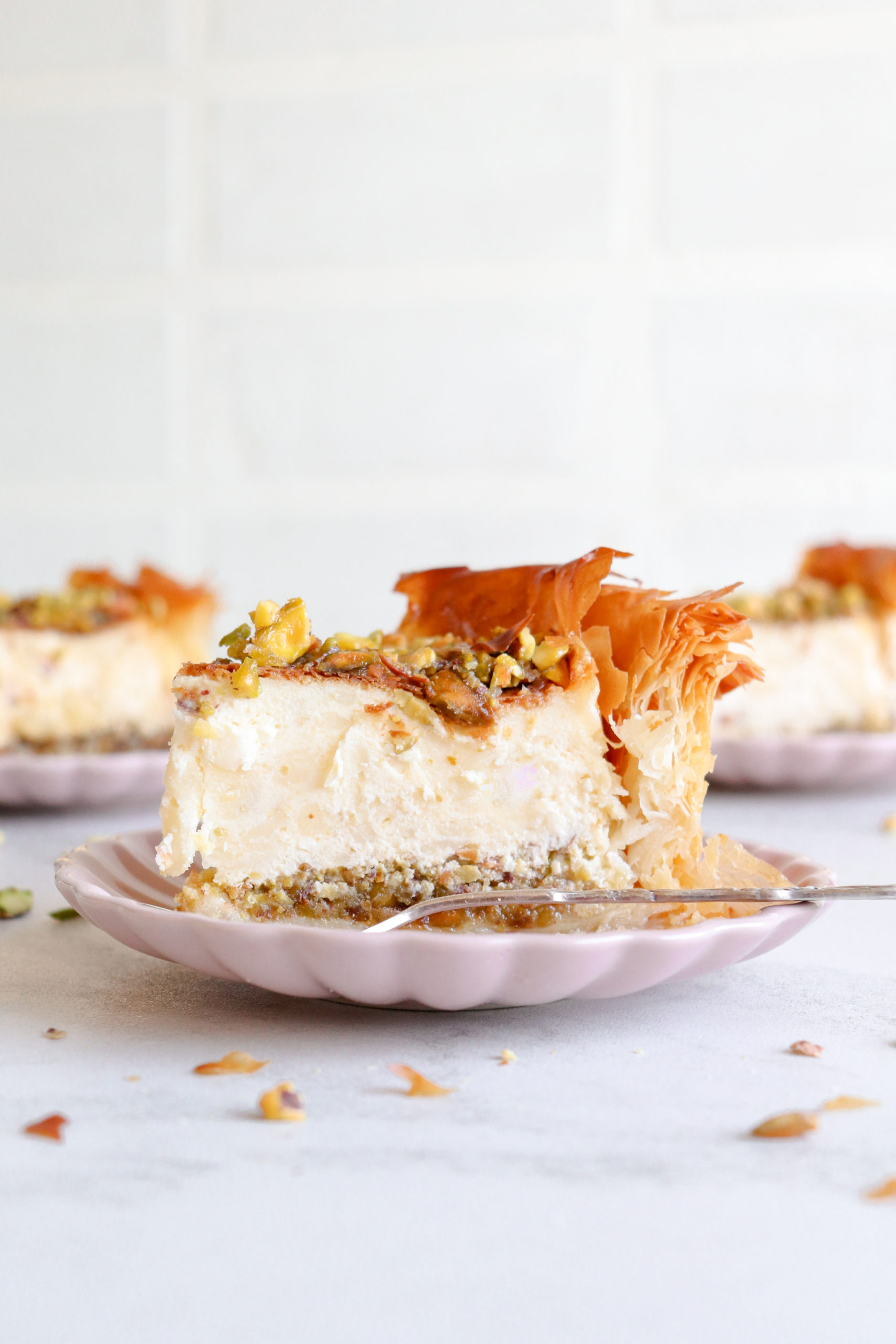 Filo tešlos keptas sūrio tortas su pistacijomis – Wavy Kitchen